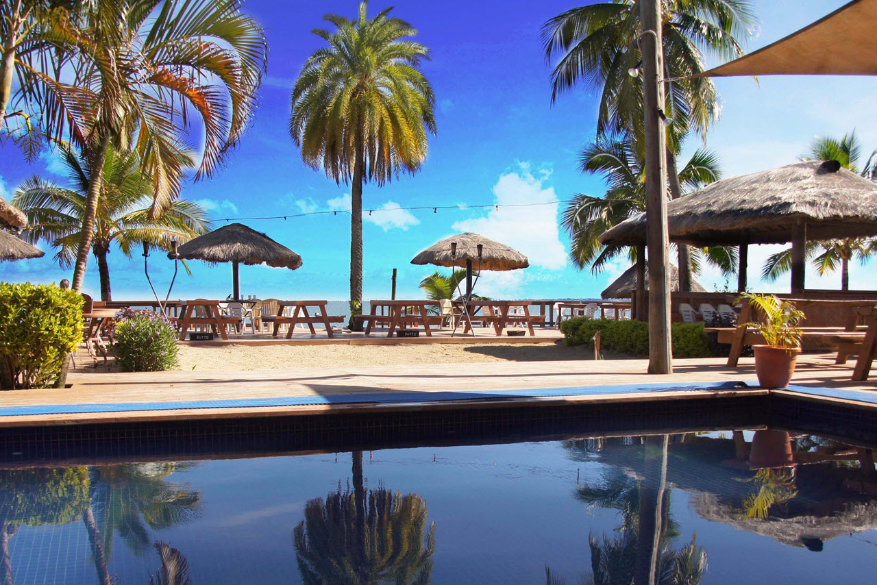 Smugglers Cove Beach Resort | Awesome Adventures Fiji